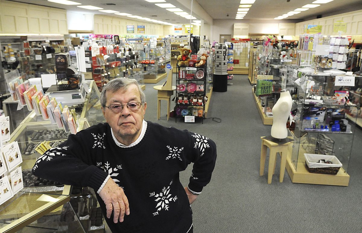 Greetings and farewells: Longtime McMurray Hallmark owner departing ...